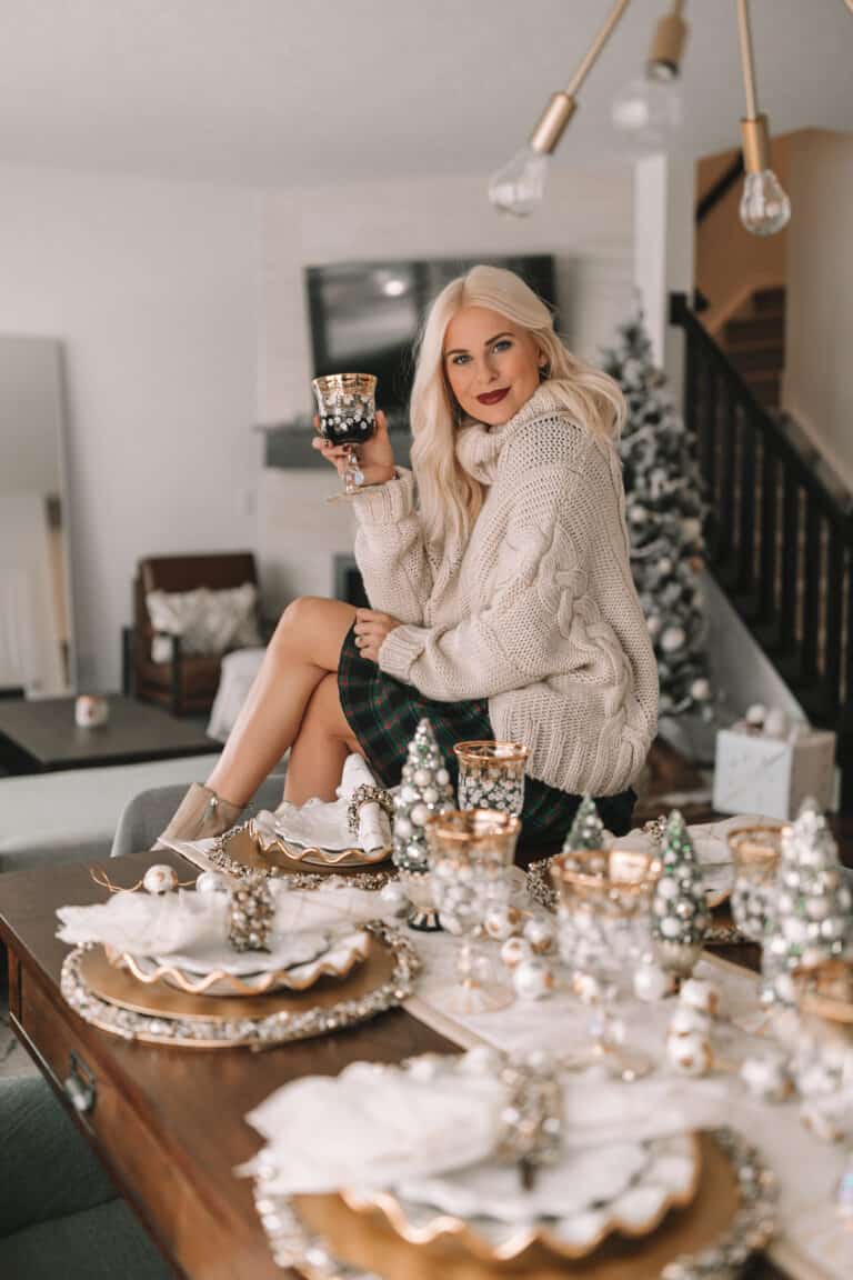 100 Festive Christmas Outfits for Women » Lady Decluttered