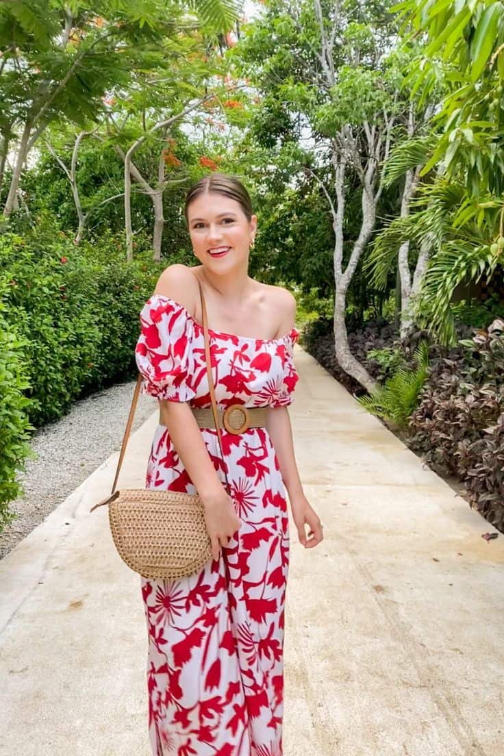 30 Simple Tropical Vacation Outfit Ideas » Lady Decluttered