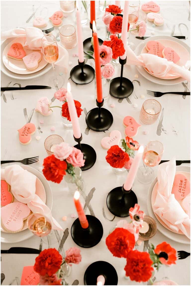 28 Beautiful Valentine's Day Table Setting Ideas » Lady Decluttered