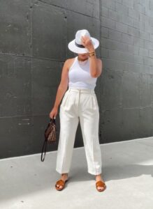 30 Simple Neutral Outfit Ideas » Lady Decluttered