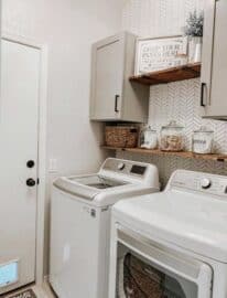20 Neutral Laundry Room Decor Ideas » Lady Decluttered