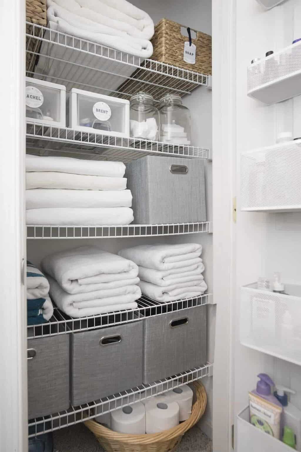 100 Linen Closet Organization Ideas » Lady Decluttered