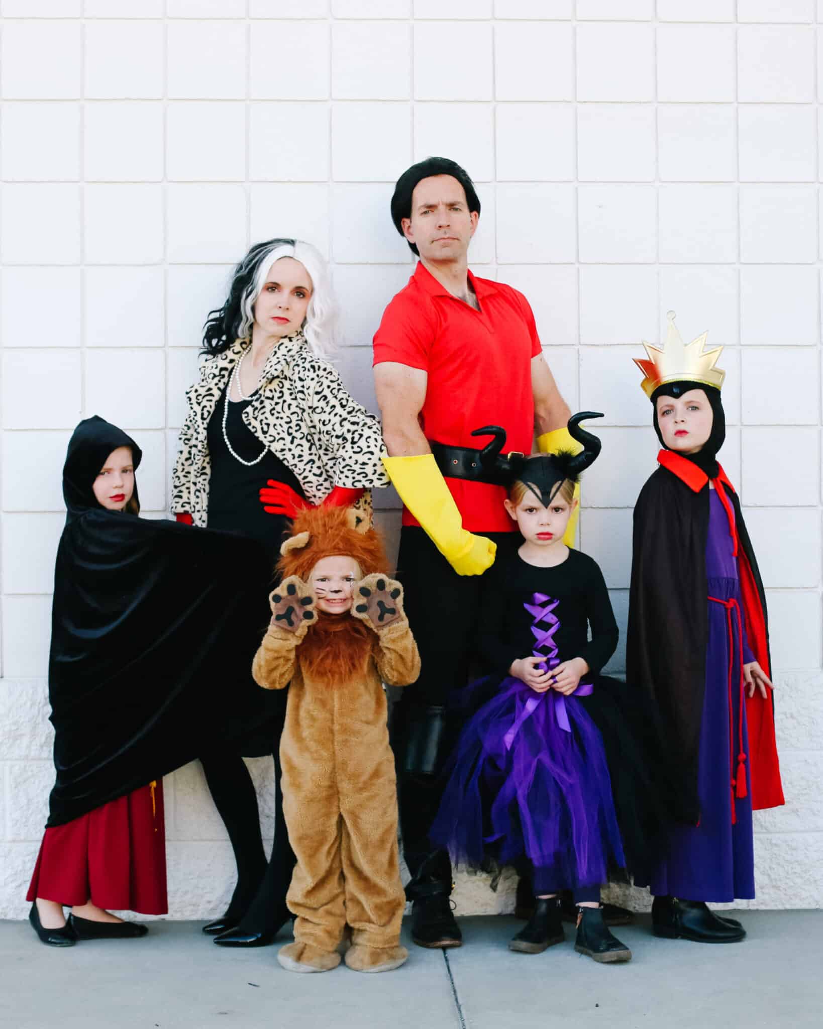 20 Creative Halloween Costumes for a Family of Six » Lady Decluttered