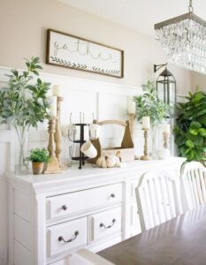 20 Chic Fall Buffet Table Decor Ideas » Lady Decluttered