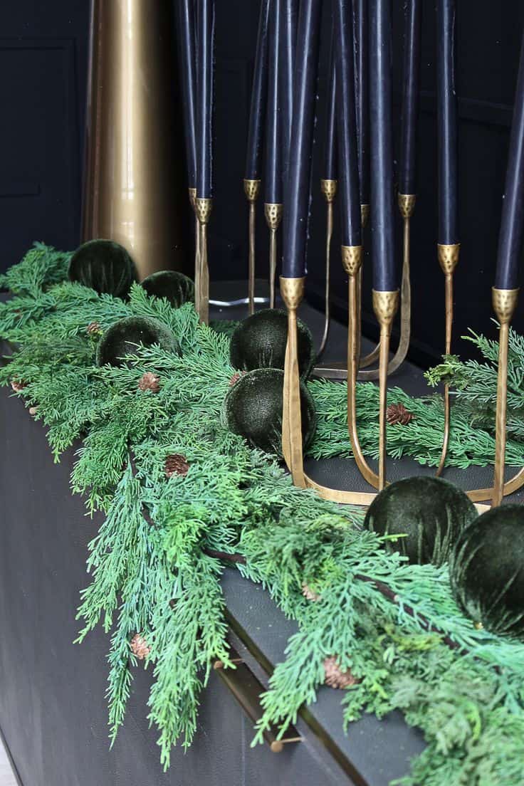 25 Green Christmas Home Decor Ideas » Lady Decluttered