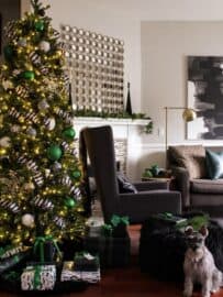 25 Green Christmas Home Decor Ideas » Lady Decluttered