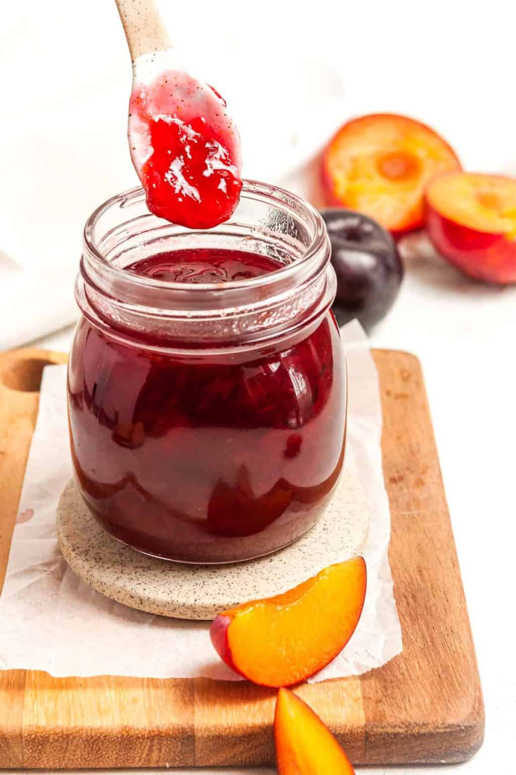 12 Festive Holiday Jam Recipes » Lady Decluttered