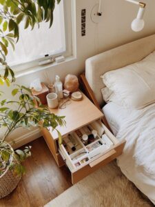 16 Smart Nightstand Organization Ideas » Lady Decluttered
