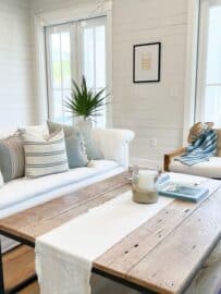 22 Neutral Coastal Living Room Decor Ideas » Lady Decluttered