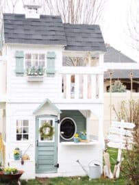 18 Kids Spring Playhouse Decor Ideas » Lady Decluttered