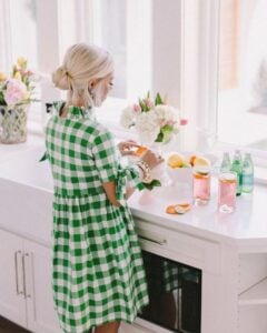 20 Spring Gingham Outfit Ideas » Lady Decluttered
