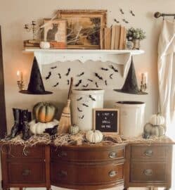 20 Halloween Cottage Core Decor Ideas » Lady Decluttered