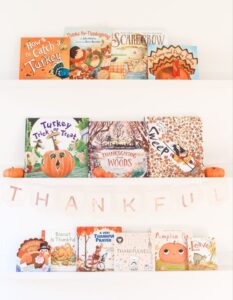 10 Fall Kids Bookshelf Decor Ideas » Lady Decluttered