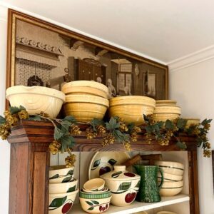 14 Cottage Core Shelf Decorating Ideas » Lady Decluttered