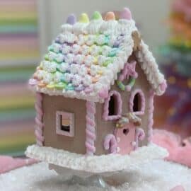 20 Must Have Gingerbread House Candy Decoration Ideas » Lady Decluttered