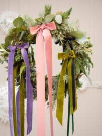 25 Christmas Bow Decorating Ideas » Lady Decluttered