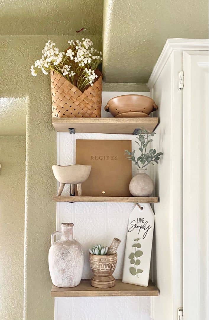 14 Spring Shelf Styling Ideas » Lady Decluttered