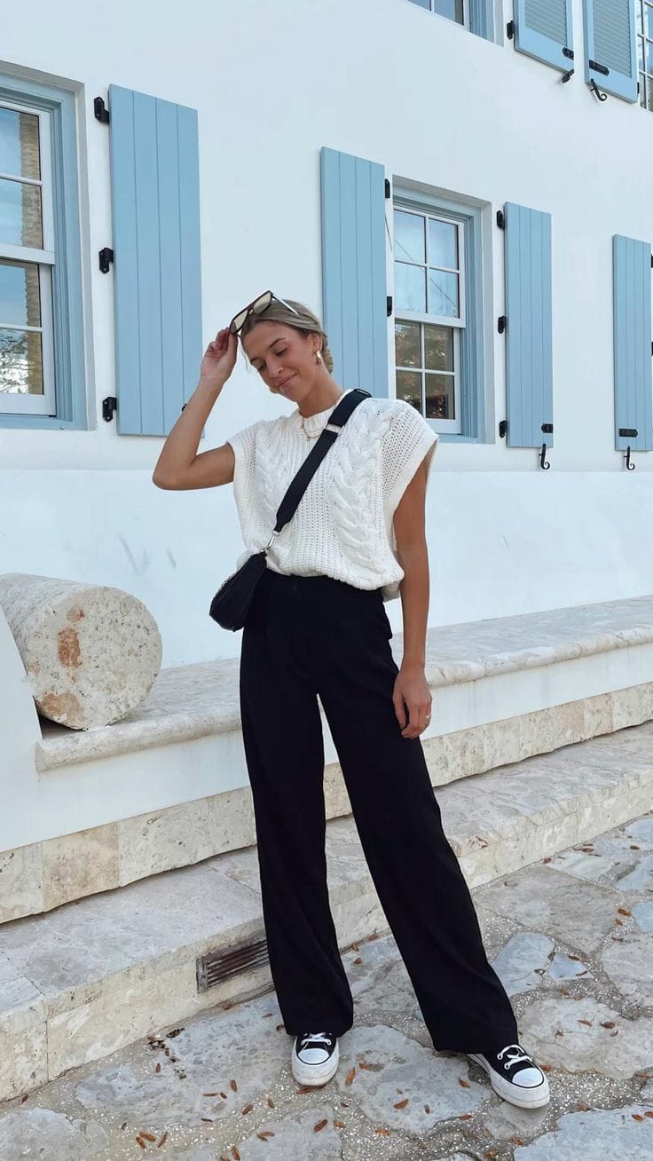 20 Simple Spring Outfits with Sneakers » Lady Decluttered