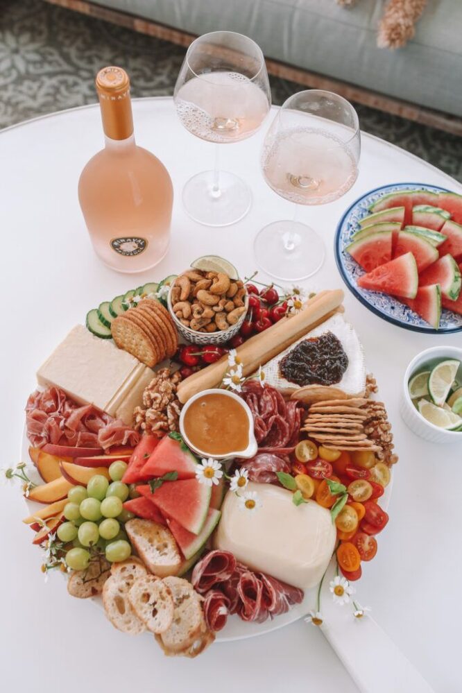 The Big List of 20 Charcuterie Boards Themes » Lady Decluttered