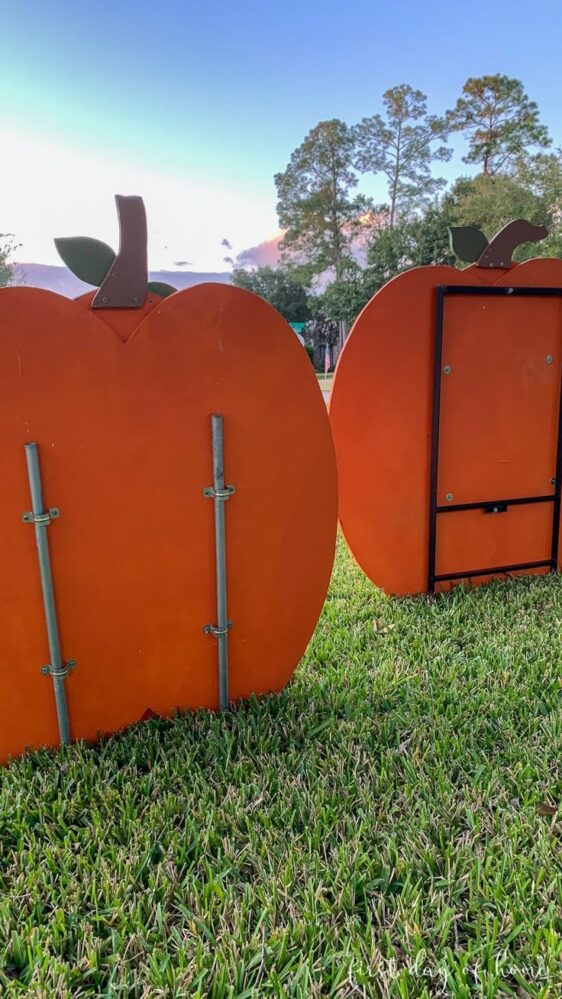 18 Oversized DIY Halloween Props » Lady Decluttered