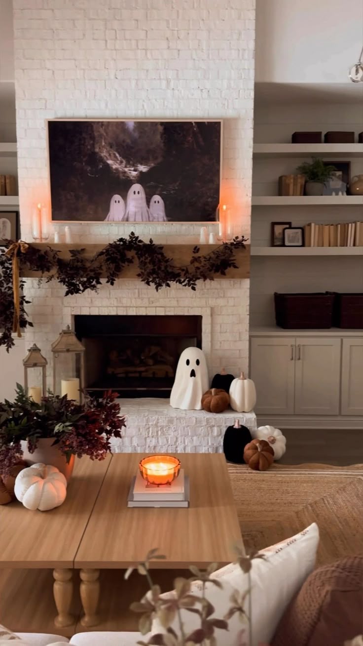 18 Cozy Halloween Decorating Ideas » Lady Decluttered