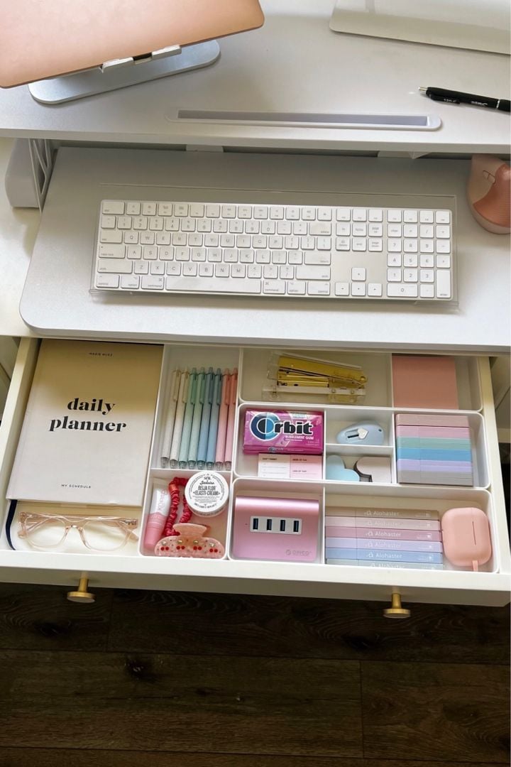 16 Desk Drawer Organization Ideas » Lady Decluttered