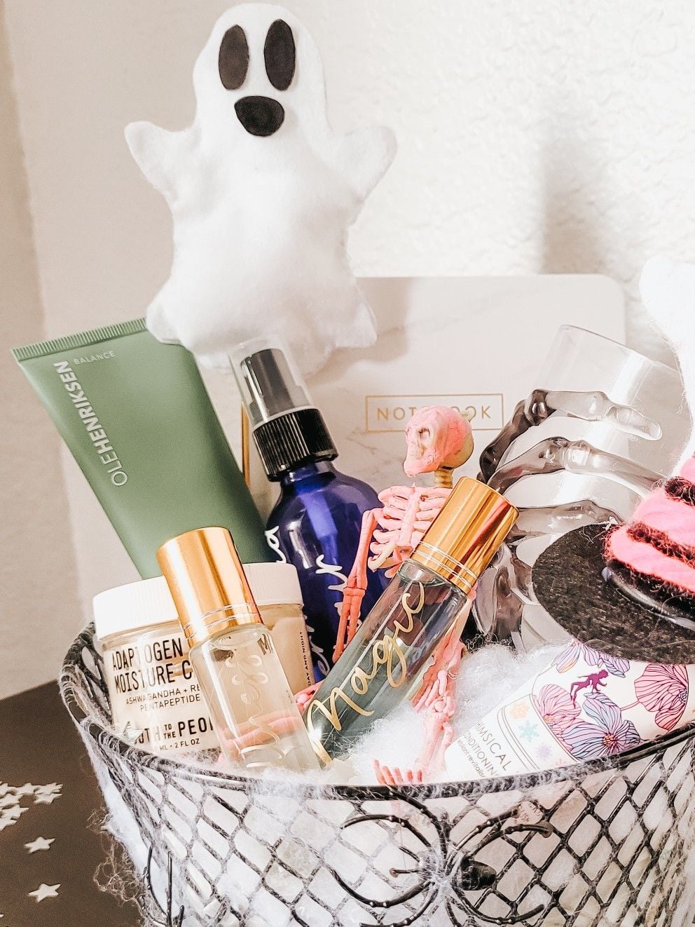 16 Boo Basket Ideas for Women » Lady Decluttered