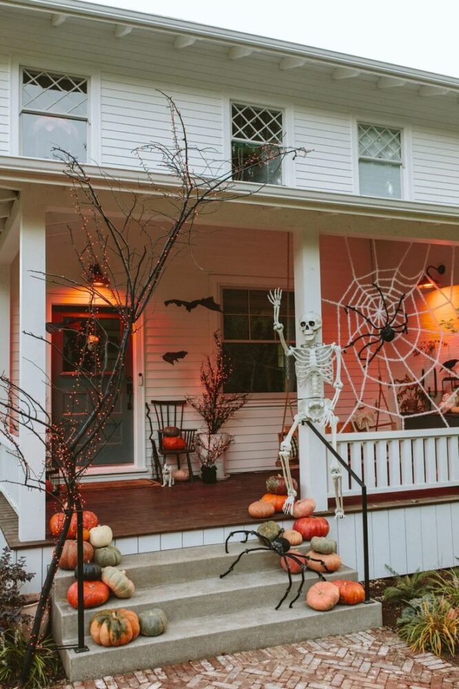 20 Traditional Halloween Decor Ideas » Lady Decluttered