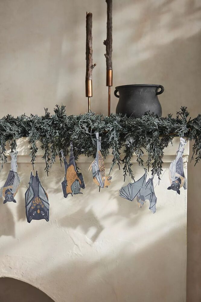 20 Spooky Halloween Garland Ideas » Lady Decluttered