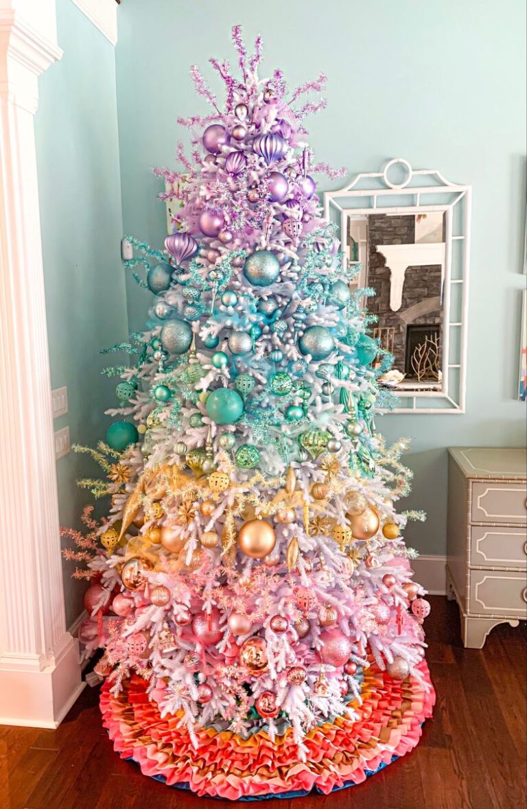 25 Themed Christmas Tree Ideas » Lady Decluttered