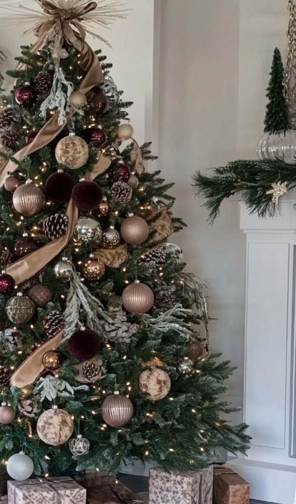 20 Luxury Christmas Tree Ideas » Lady Decluttered