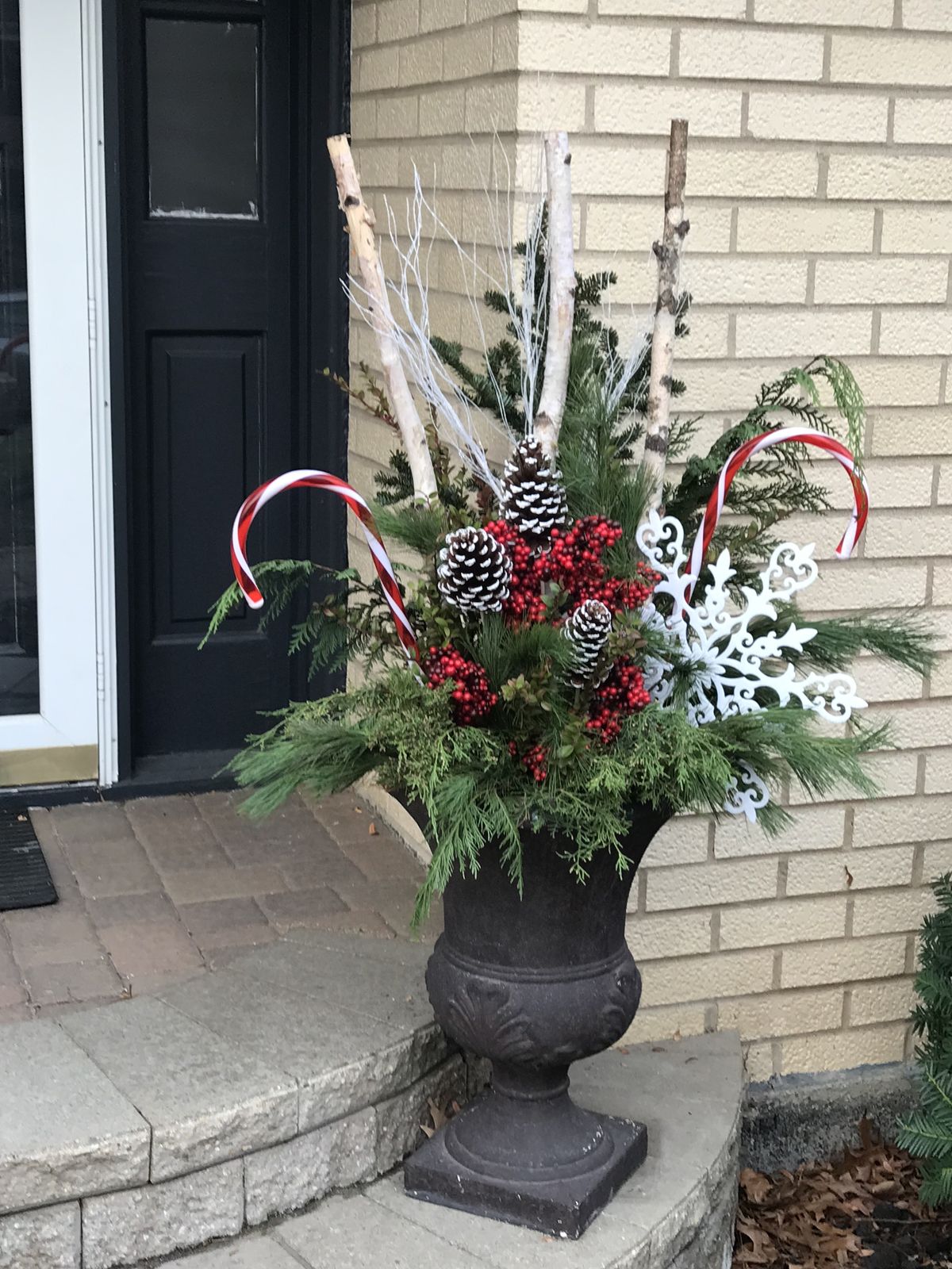 20 Festive Outdoor Christmas Planters » Lady Decluttered