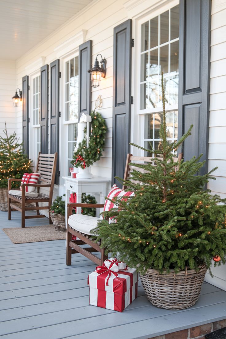 18 Front Porch Christmas Tree Ideas » Lady Decluttered
