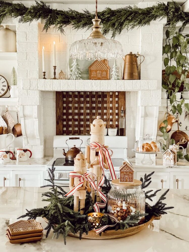 25 Christmas Counter Decorating Ideas » Lady Decluttered