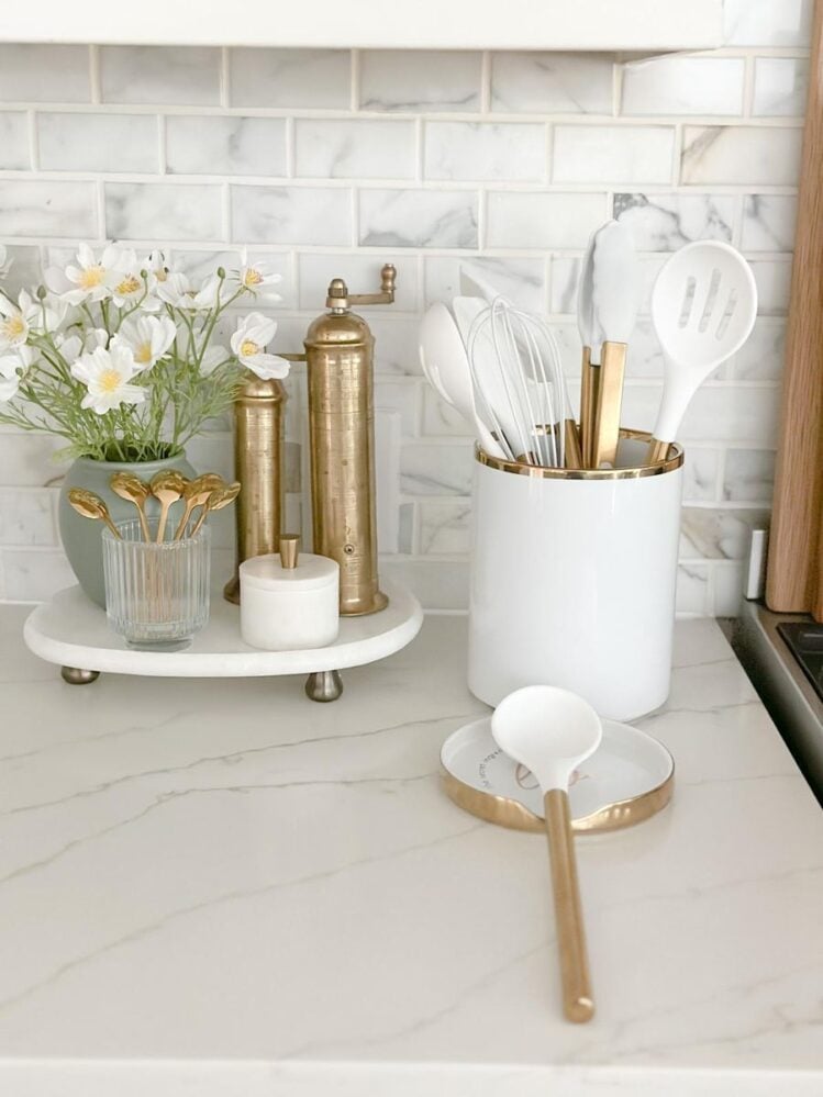 20 Aesthetic Kitchen Counter Organization Ideas » Lady Decluttered
