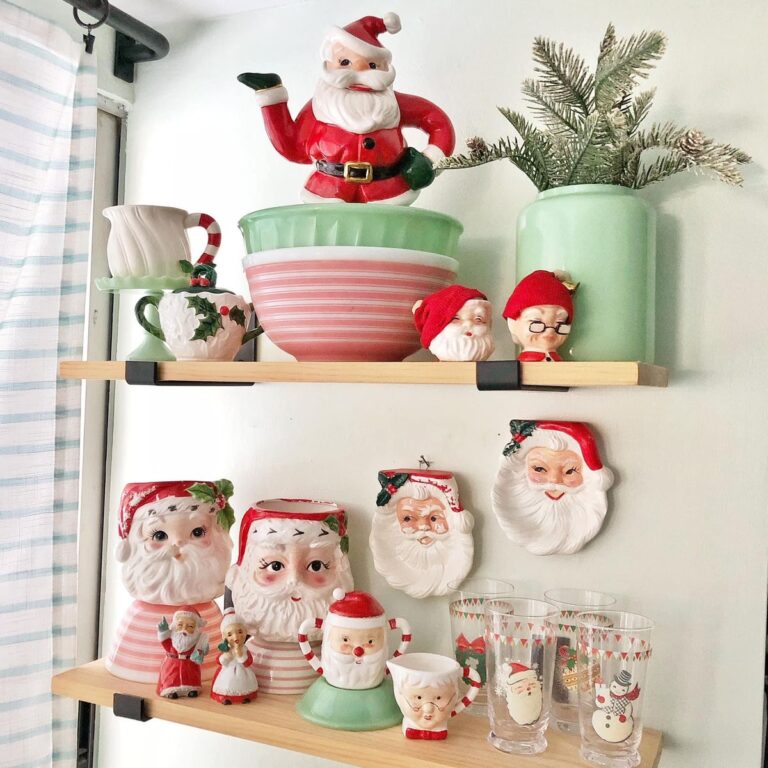 25 Retro Christmas Decor Ideas » Lady Decluttered
