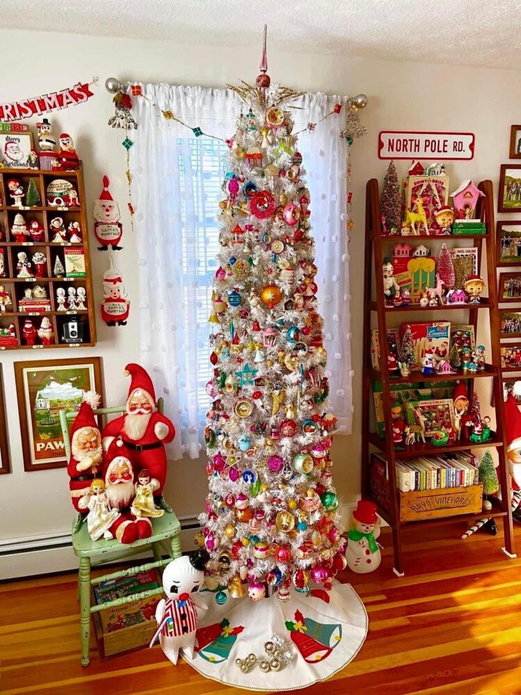 25 Retro Christmas Decor Ideas » Lady Decluttered