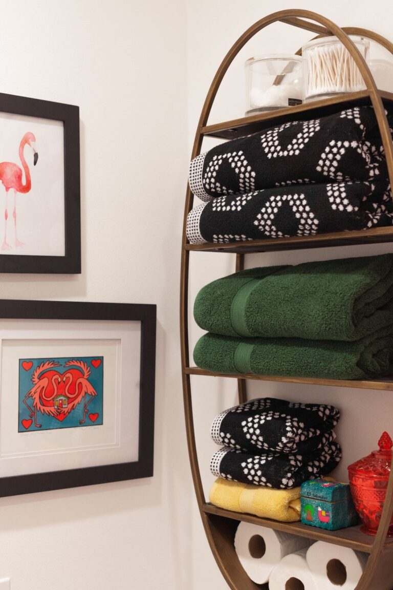 20 Brilliant Towel Organization Ideas » Lady Decluttered